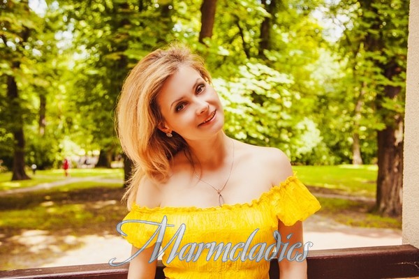 Pretty lady Elena from Lviv, Ukraine: Ukrainian women