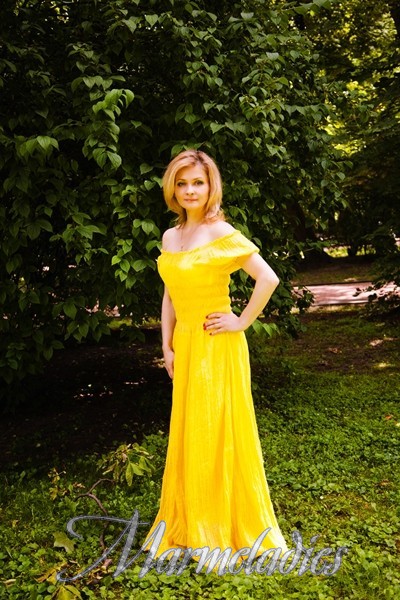 Pretty lady Elena from Lviv, Ukraine: Ukrainian women