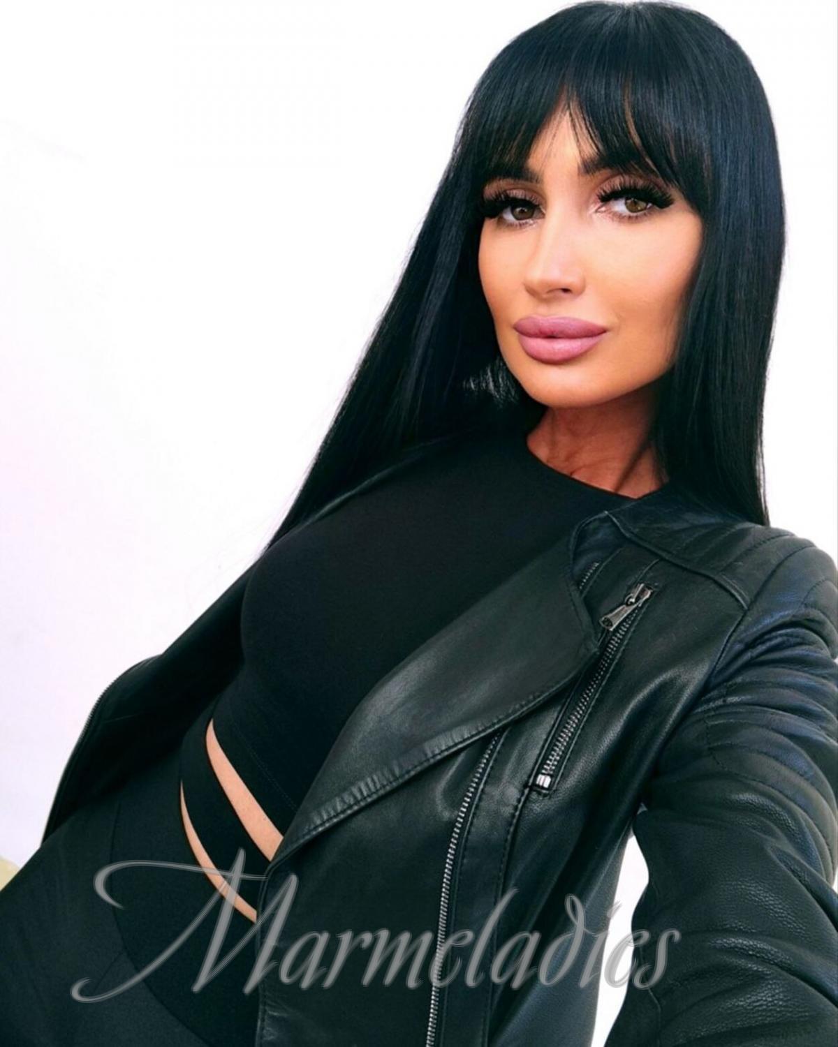 Single mail order bride Yana from Kharkiv, Ukraine: Ukraine girls