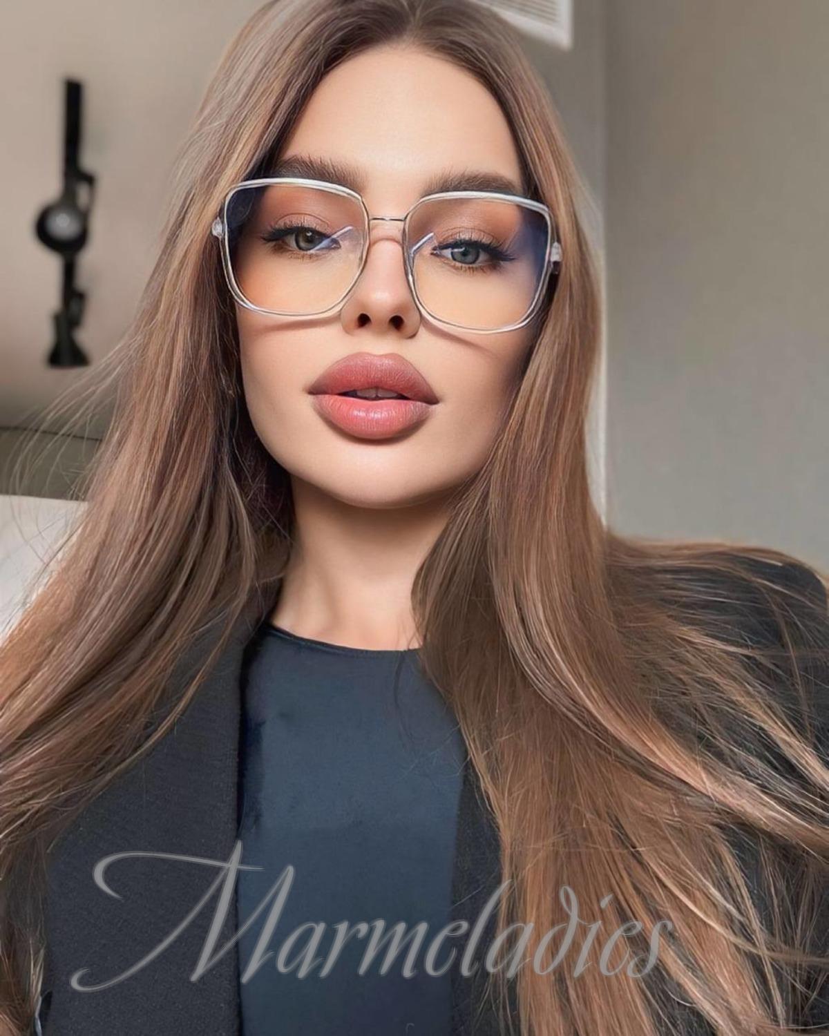 Single bride Darina from Warszawa, Poland: Russian lady