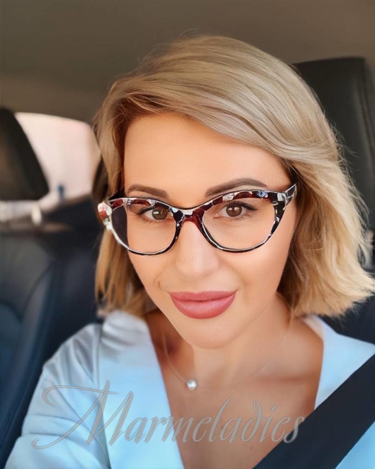 Beautiful miss Elena from Dubai, United Arab Emirates: hot Russian brides