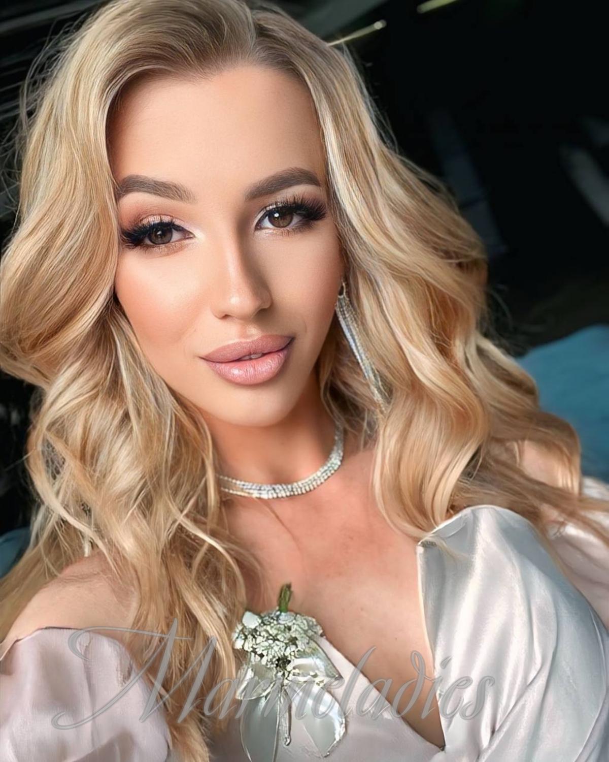 Amazing miss Julia from Lviv, Ukraine: Ukraine girls