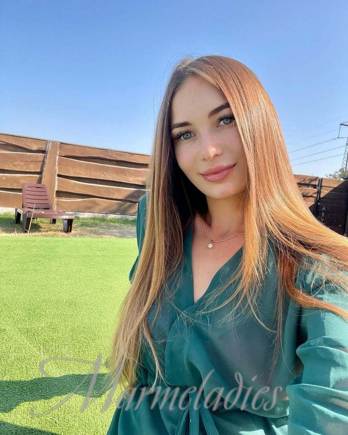 Pretty woman Valeria from Poltava, Ukraine: hot Russian women