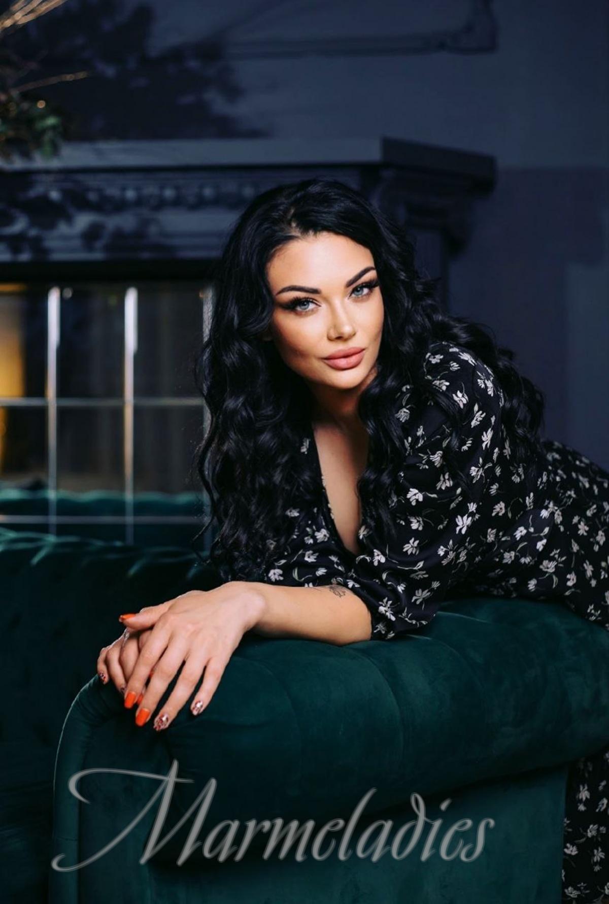 Pretty wife Alina from Zaporizhia, Ukraine: Ukranian women