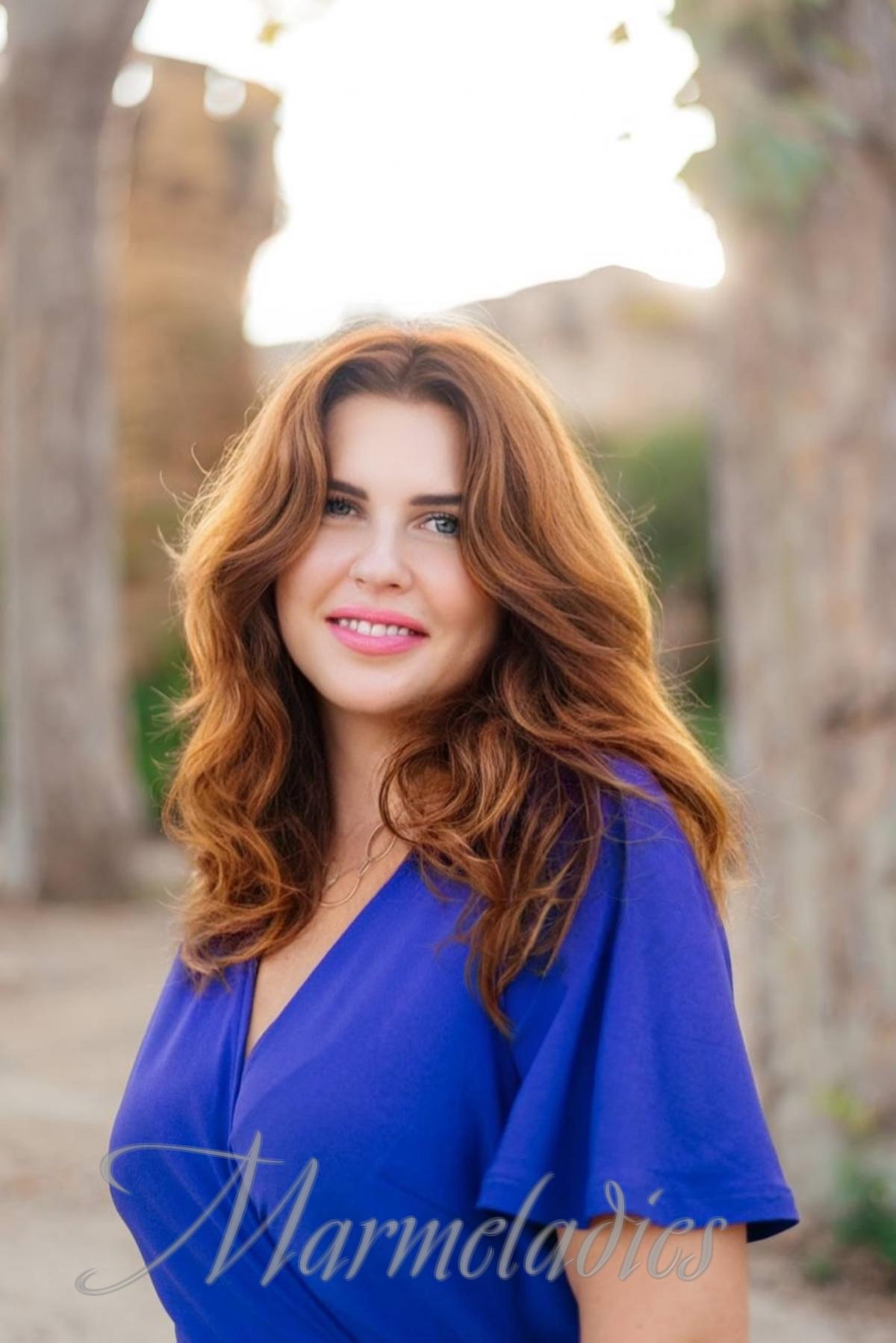 Pretty girl Oksana from Arenys de Mar, Spain: hot Russian women