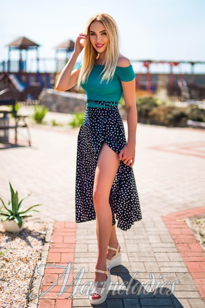 Single mail order bride Daria from Berdyansk, Ukraine: Ukrainian brides