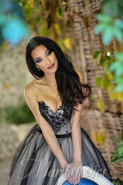 Charming mail order bride Yana from Kharkov, Ukraine: Russian women for marriage