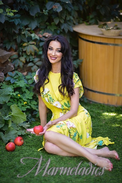 Charming mail order bride Yana from Kharkov, Ukraine: Russian women for marriage